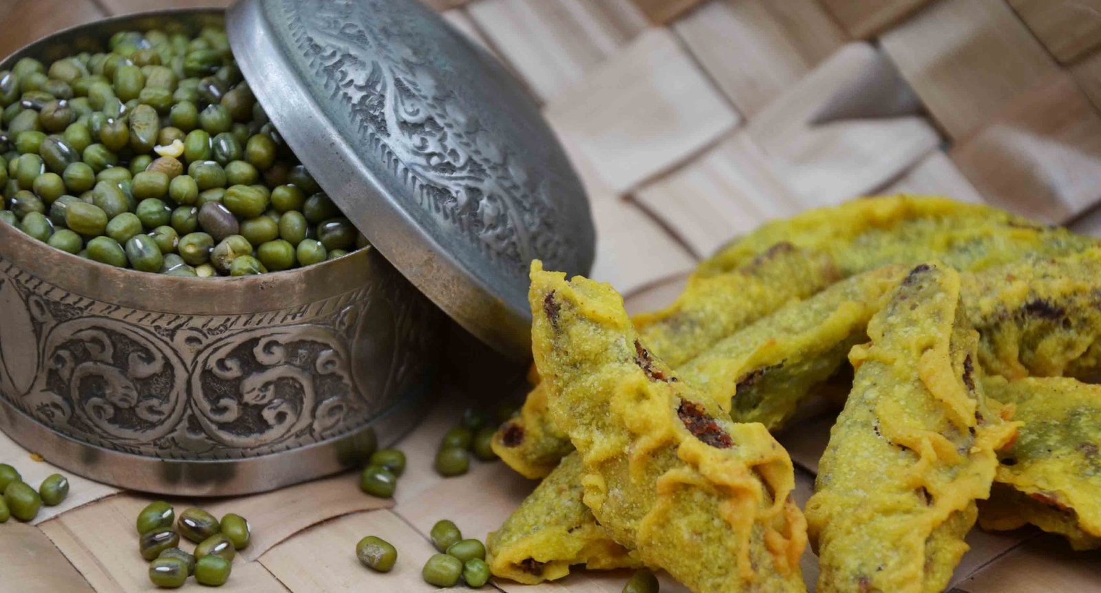 Top 10 Foods You Must Try in Sri Lanka !! - Booking Colombo